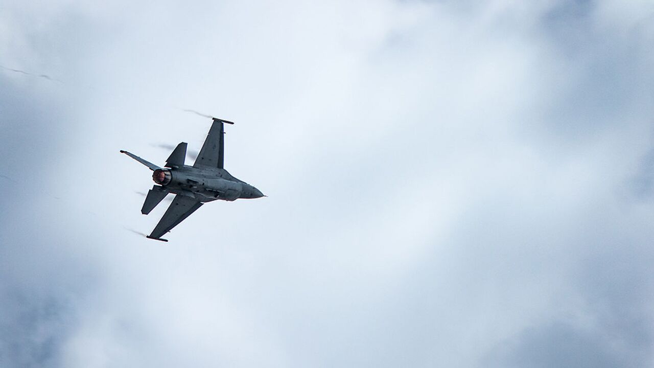 Ba Lan xác nhận tên lửa từ tiêm kích F-16 rơi trúng nhà dân ở khu vực phía Đông - 18.09.2025 ...